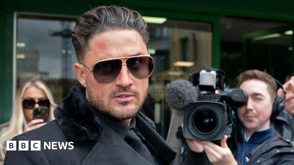 Stephen Bear jailed for sharing sex video on OnlyFans - BBC News