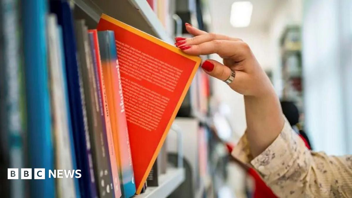 Deleted post causes confusion over future of Raunds Library - BBC News