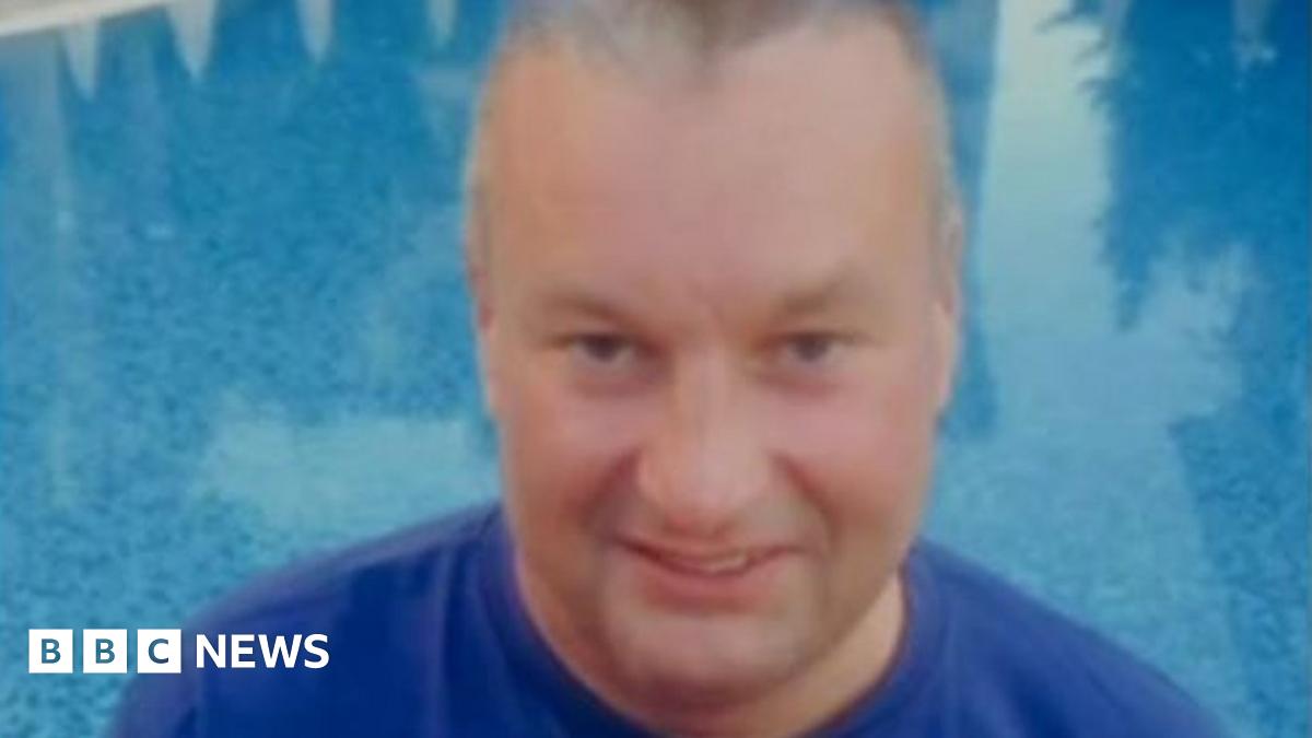 Kent family's 'disgust' at teenage killer's single punch sentence - BBC ...