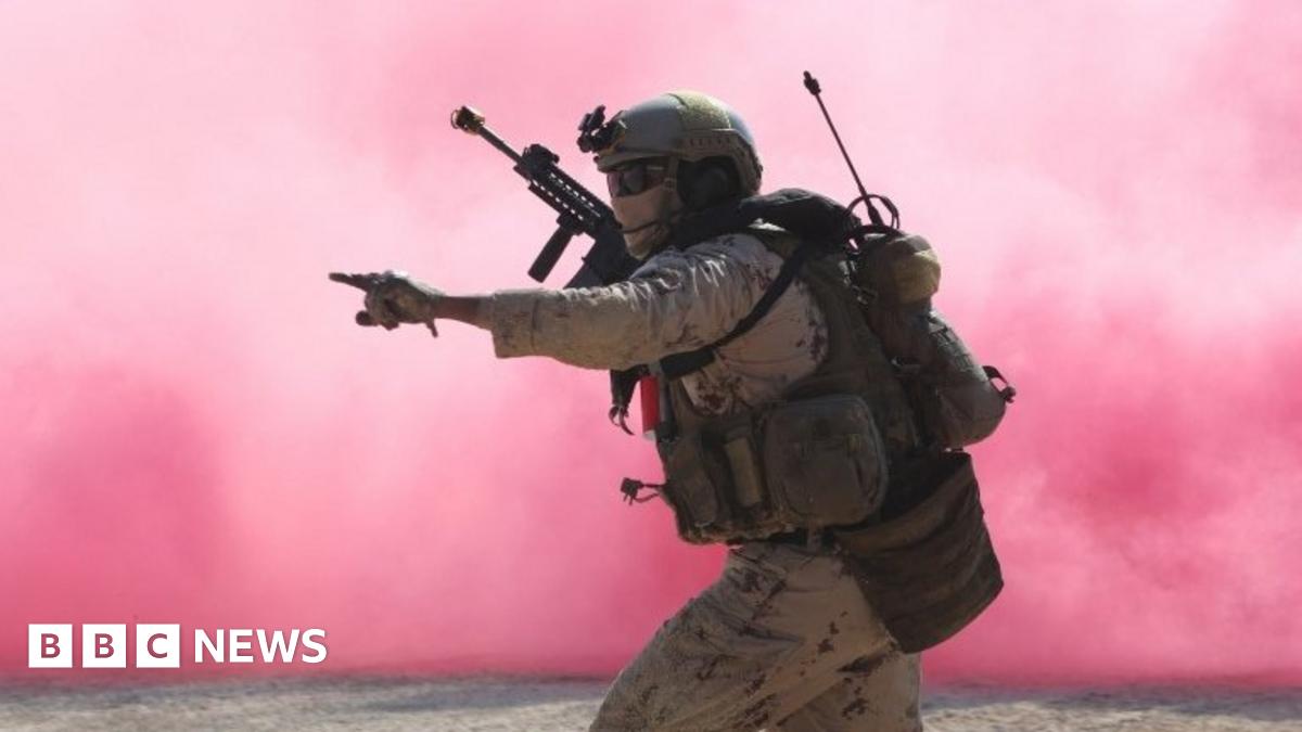 Yemen rebel attack on UAE throws challenge to the region - BBC News