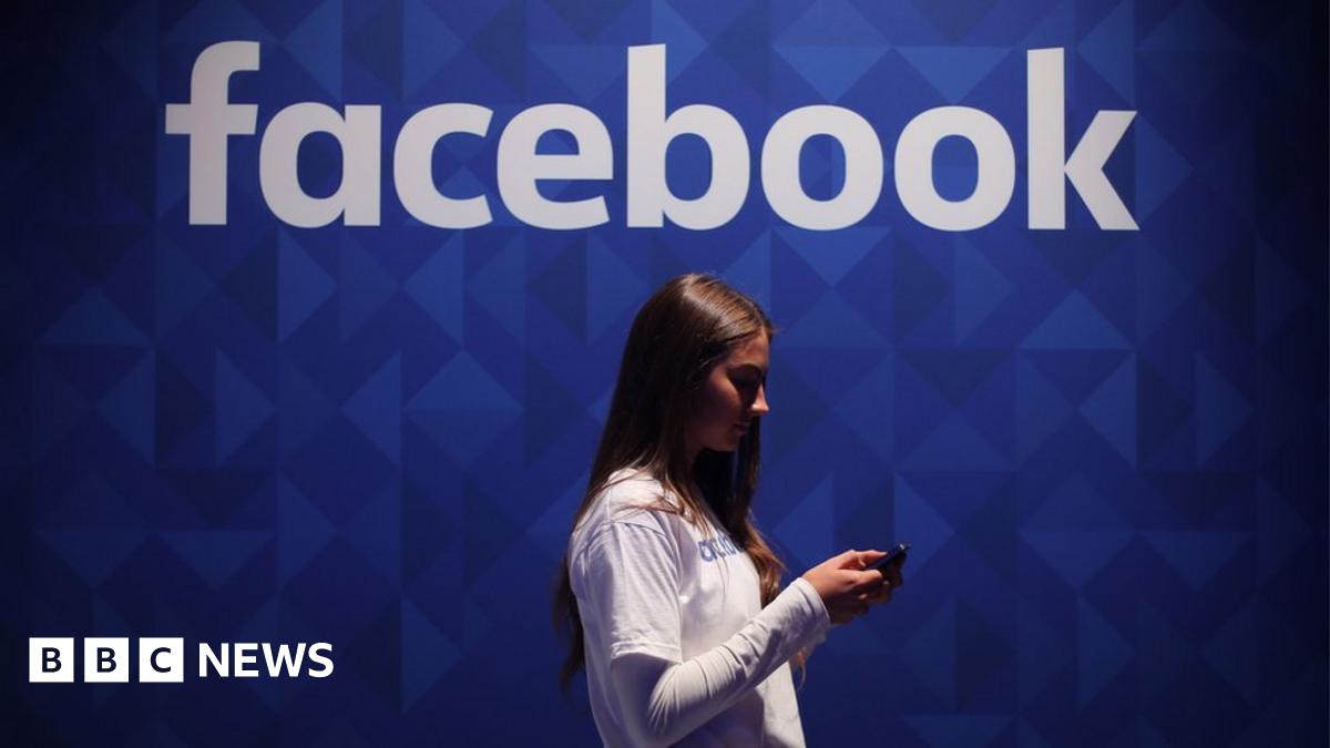 Russia-linked posts 'reached 126m Facebook users in US' - BBC News