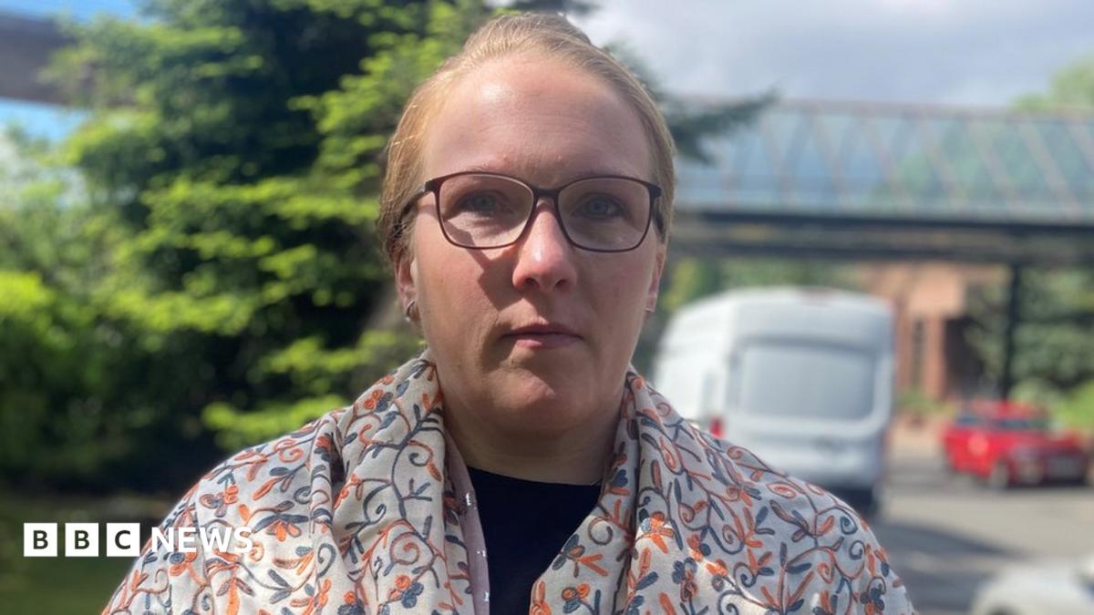 Post Office inquiry hears from victims wrongly told to pay money - BBC News