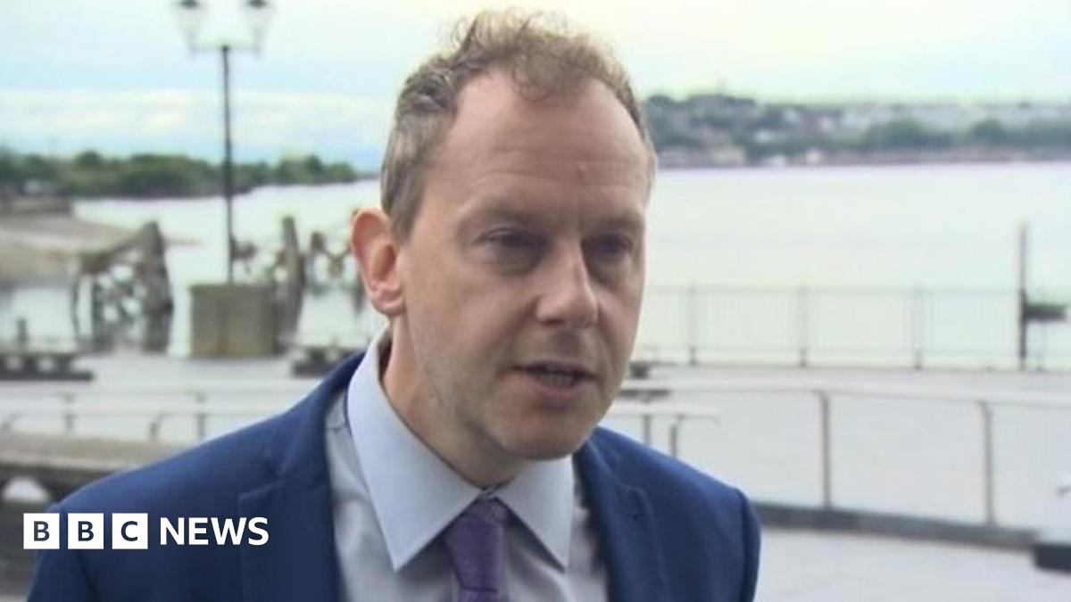UKIP Welsh Assembly member Gareth Bennett withdraws leadership bid ...