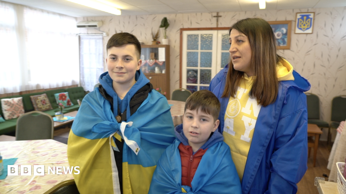 Coventry refugees at Wembley for England-Ukraine match - BBC News