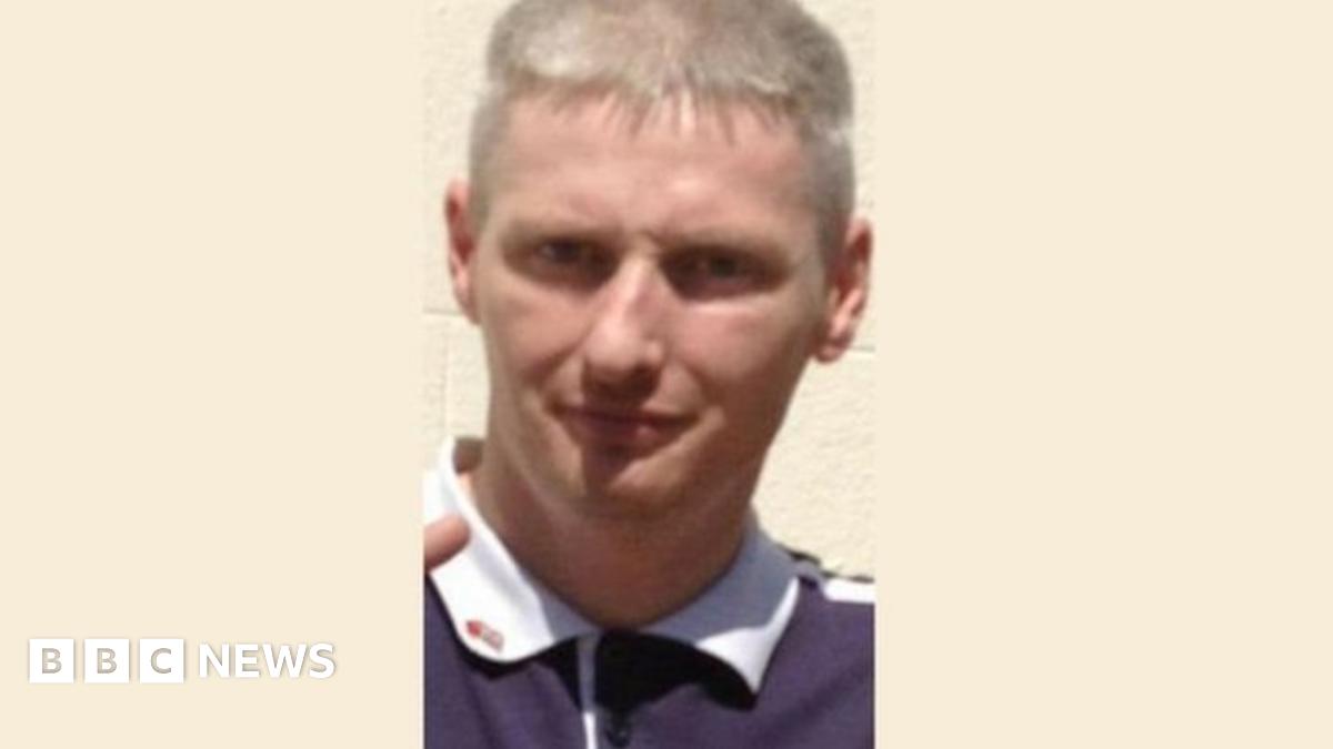 Men in court over murder of Jason Bryden in Kilmarnock - BBC News