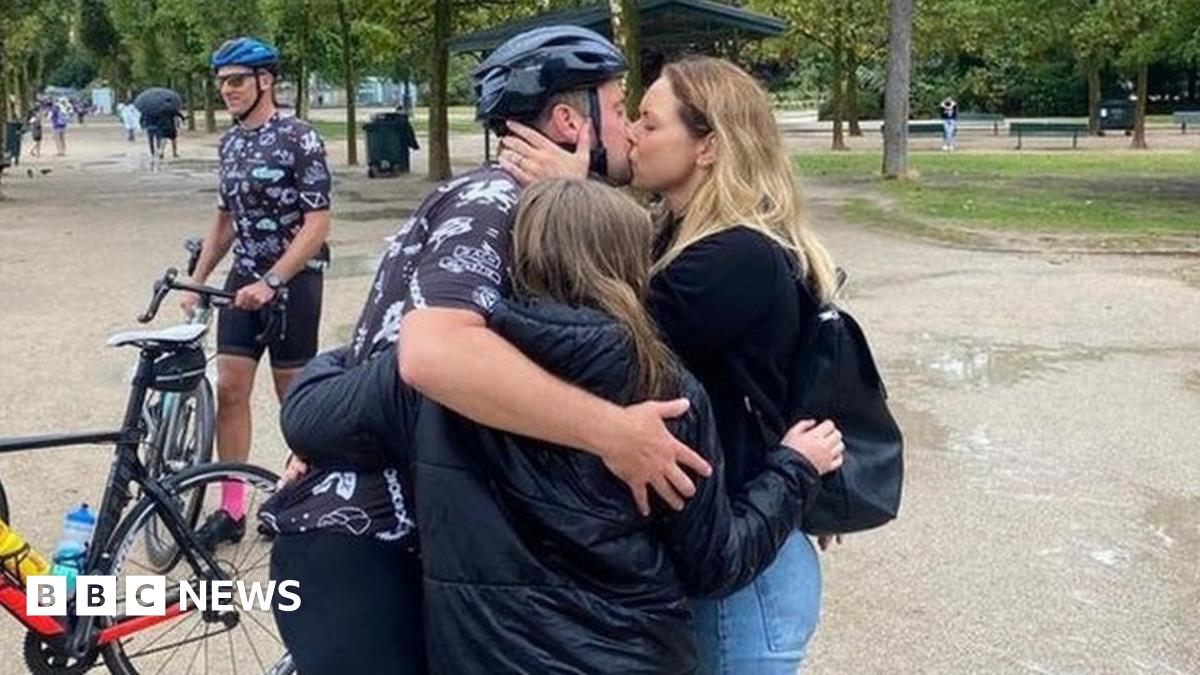 Cancer fundraisers by Craig Maxwell who has terminal illness - BBC News