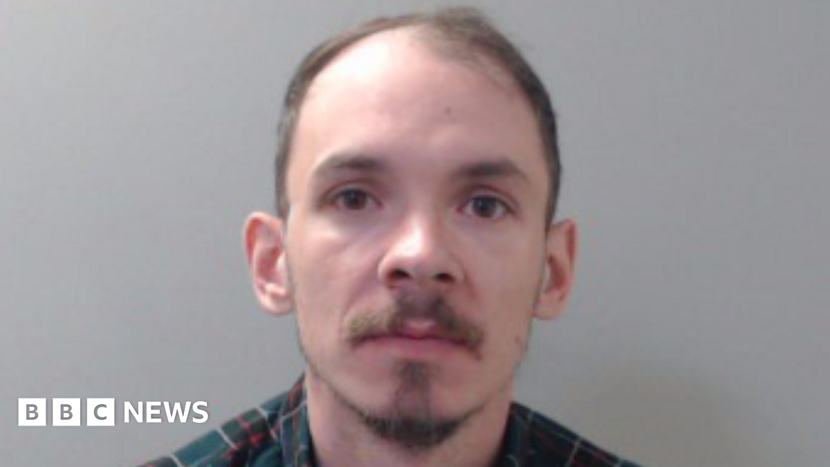 Alleged crime gang leader Ray Lee unlawfully at large - BBC News