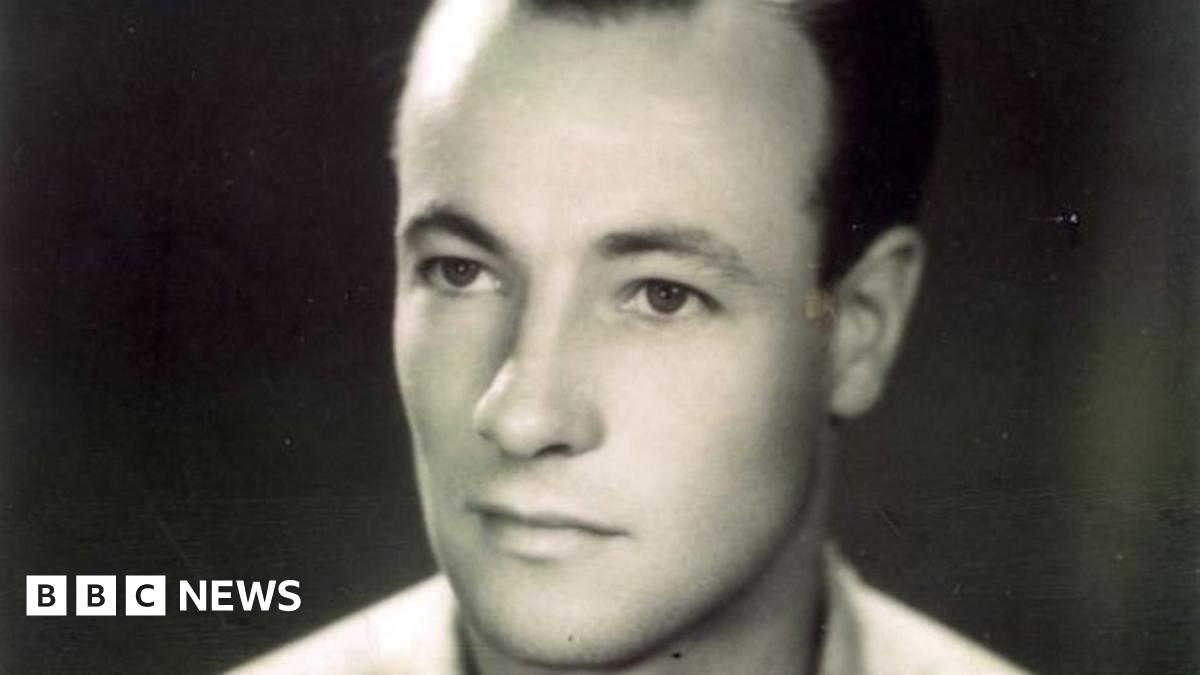 Spitfire pilot to get hero's funeral 74 years after death - BBC News