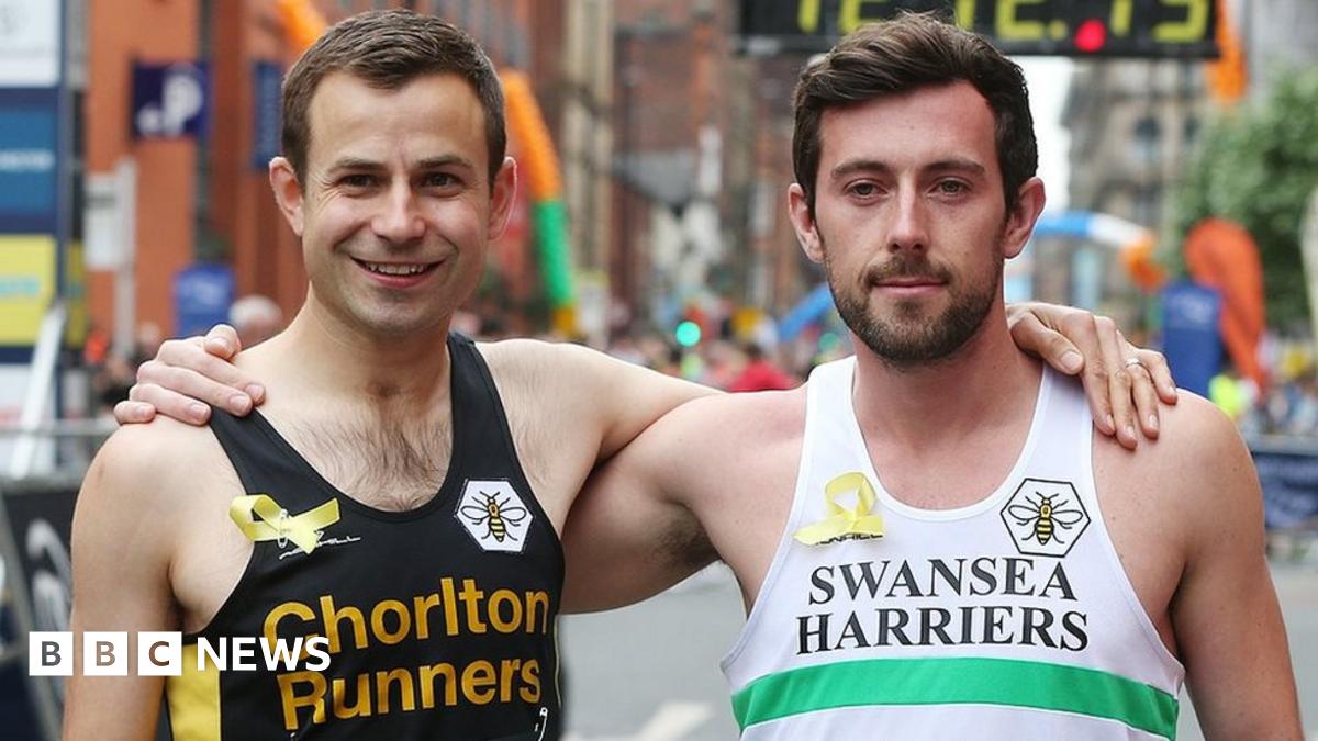 London Marathon: Hero helper and runner will start together - BBC News