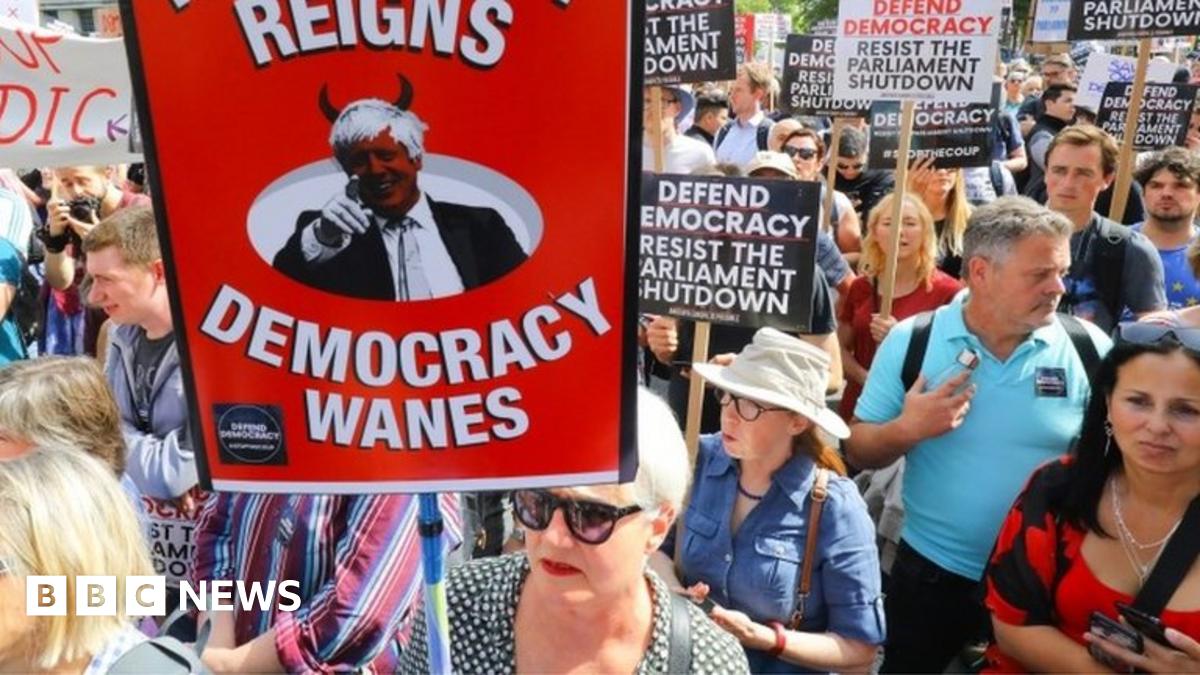 Dissatisfaction with democracy 'at record high' - BBC News