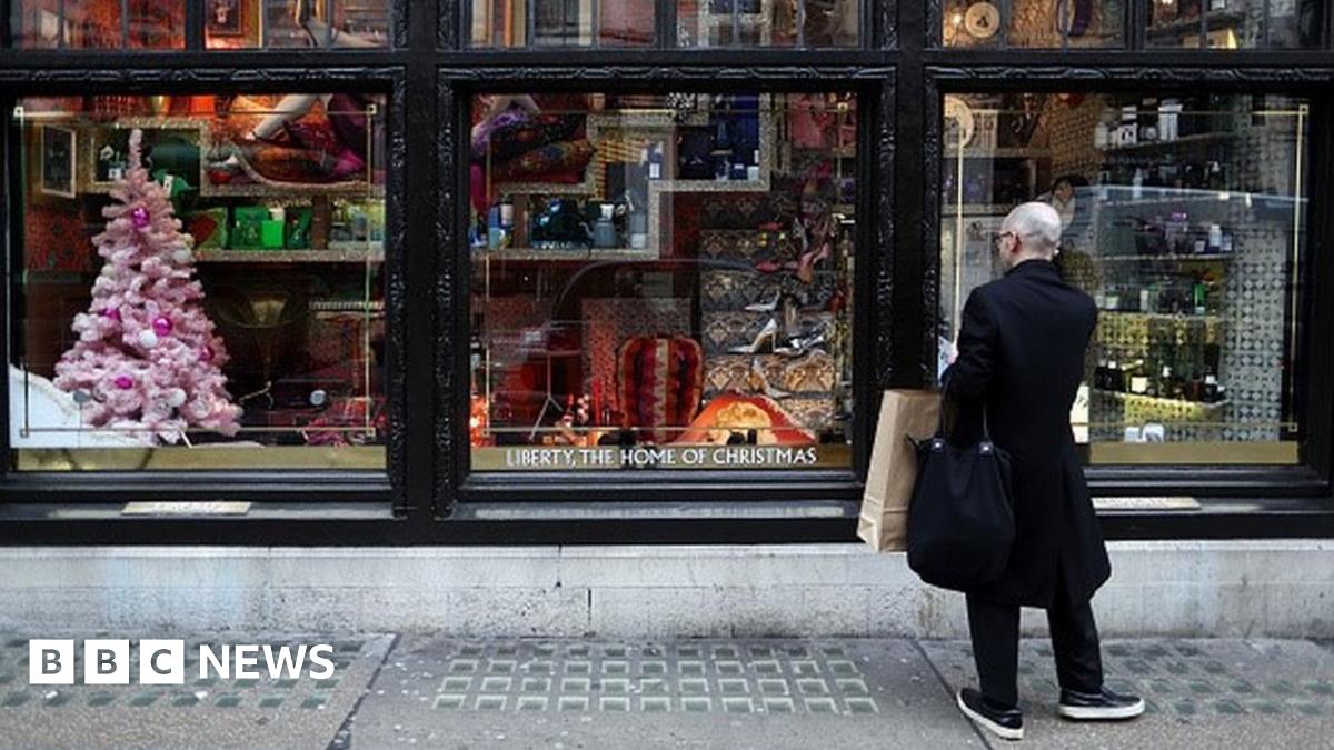 High Street shops 'face rates shake-up', says report - BBC News