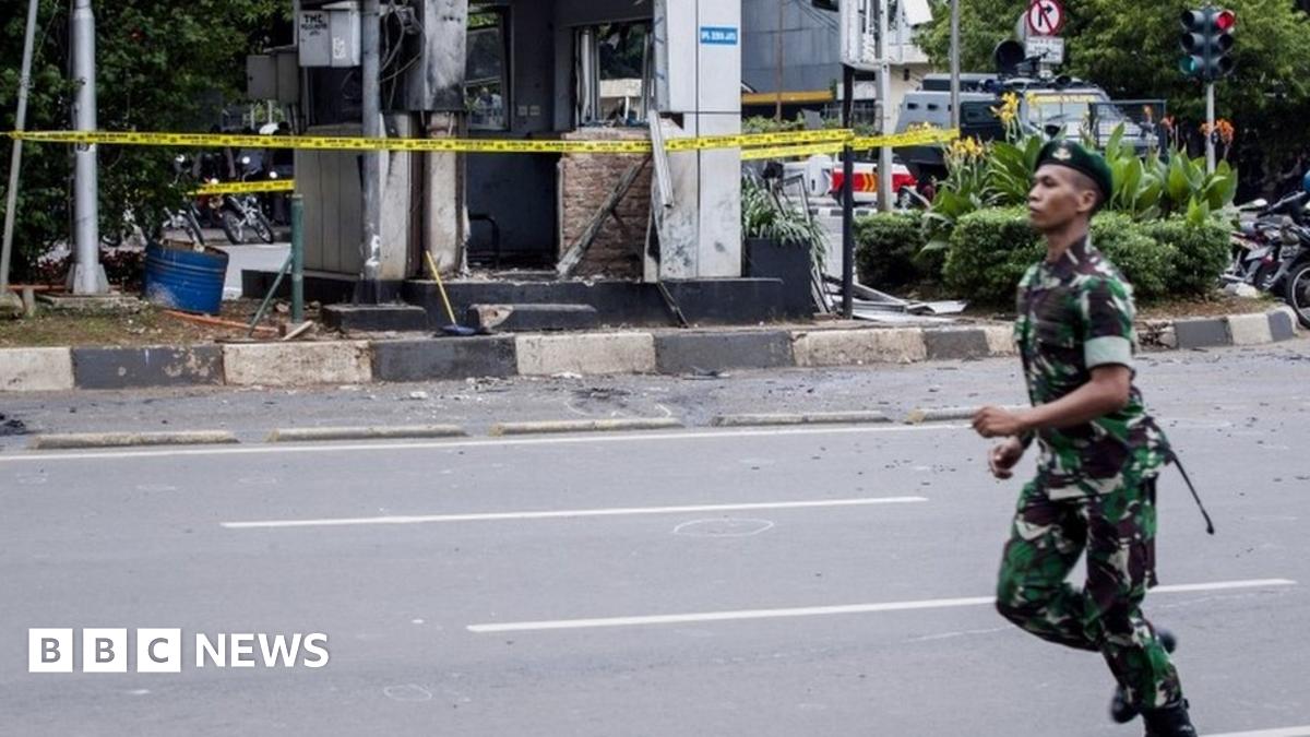 Jakarta attacks: Bombs and gunfire rock Indonesian capital - BBC News