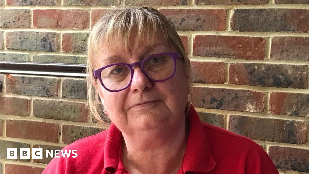 The people stuck renting who can't afford to retire - BBC News