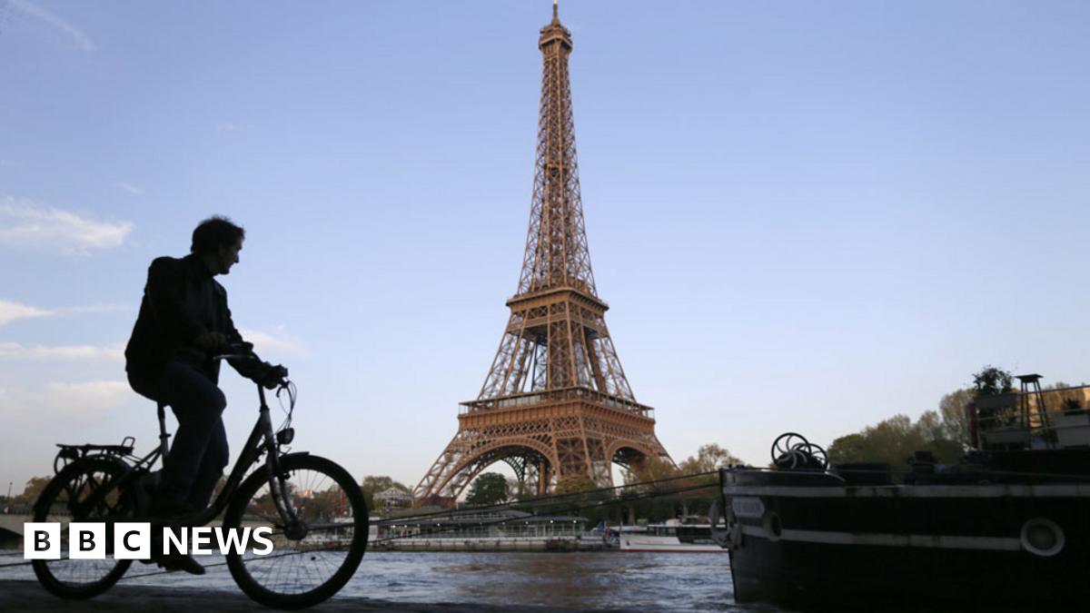 Crossing into the alien north... of Paris - BBC News