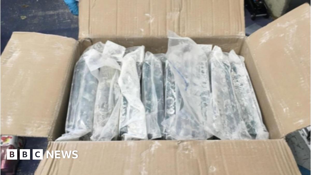Anglesey: £5.5m cocaine haul hidden in orange juice pallets - BBC News