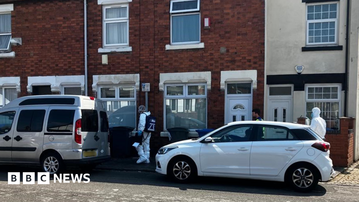 Stoke-on-Trent: Murder arrest as children, 11 and 7, die at home - BBC News