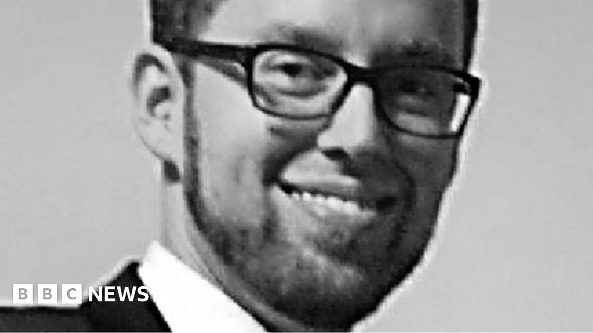 Bamber Bridge jogger death: Family pays tribute to Jan Kroll - BBC News