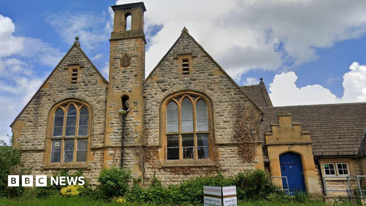 Calls for Winchcombe's former youth centre to reopen - BBC News