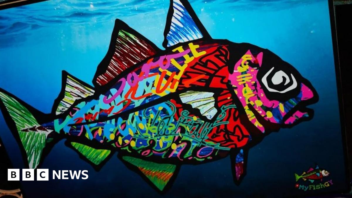 Grimsby Minster showcases virtual fish tank for art project - BBC News