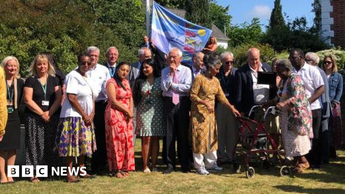 Windrush 75th anniversary marked in Devon and Cornwall - BBC News