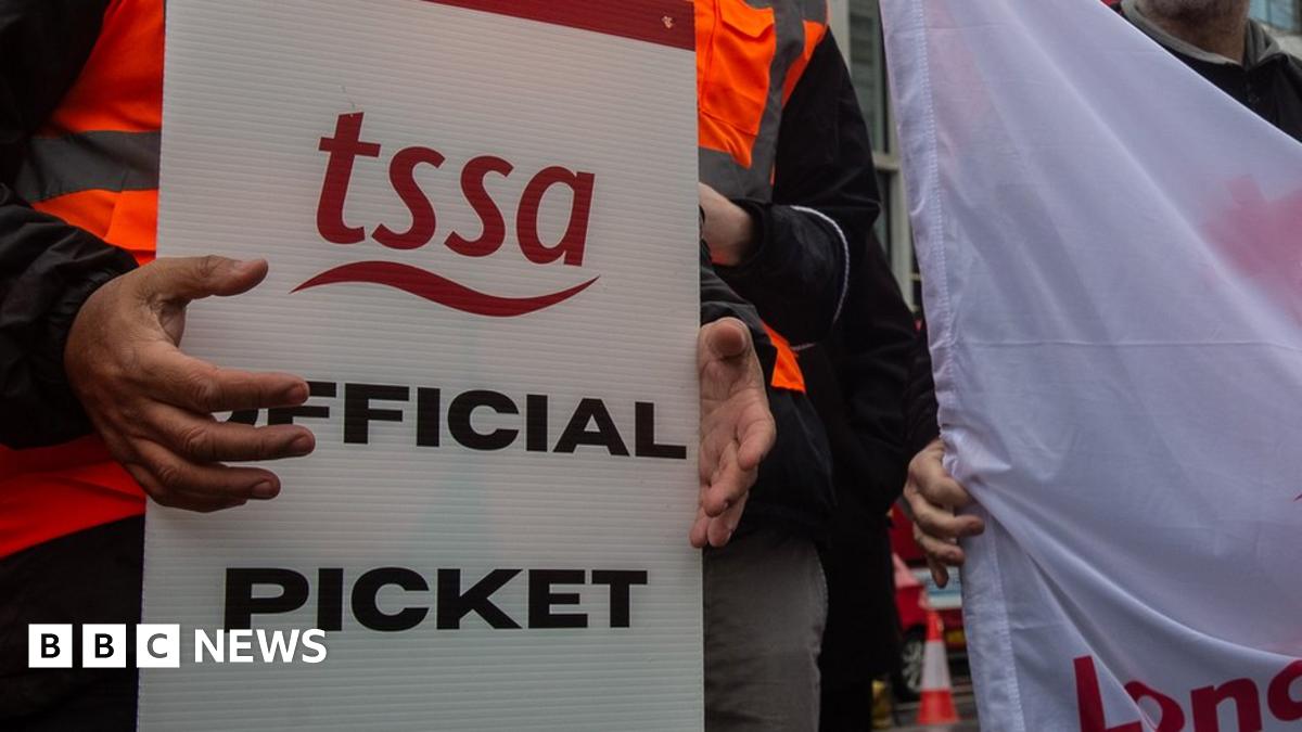 TSSA transport union suspends bosses after bullying probe - BBC News