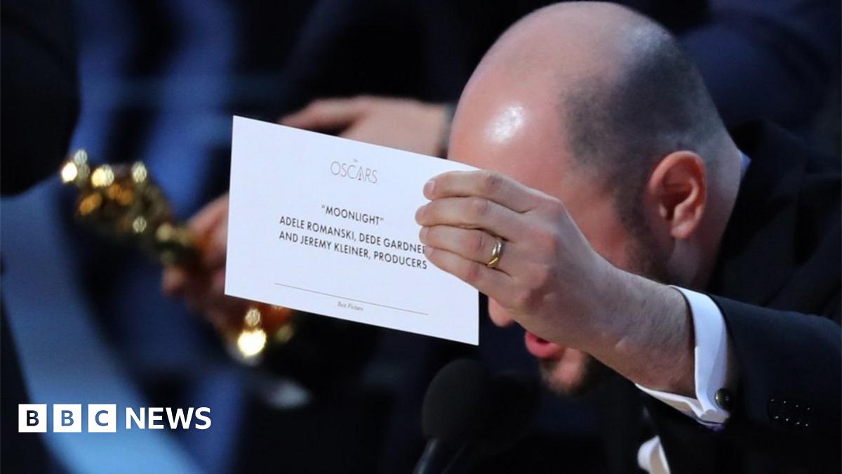 Oscars 2017: How did the La La Land/Moonlight mix-up happen? - BBC News