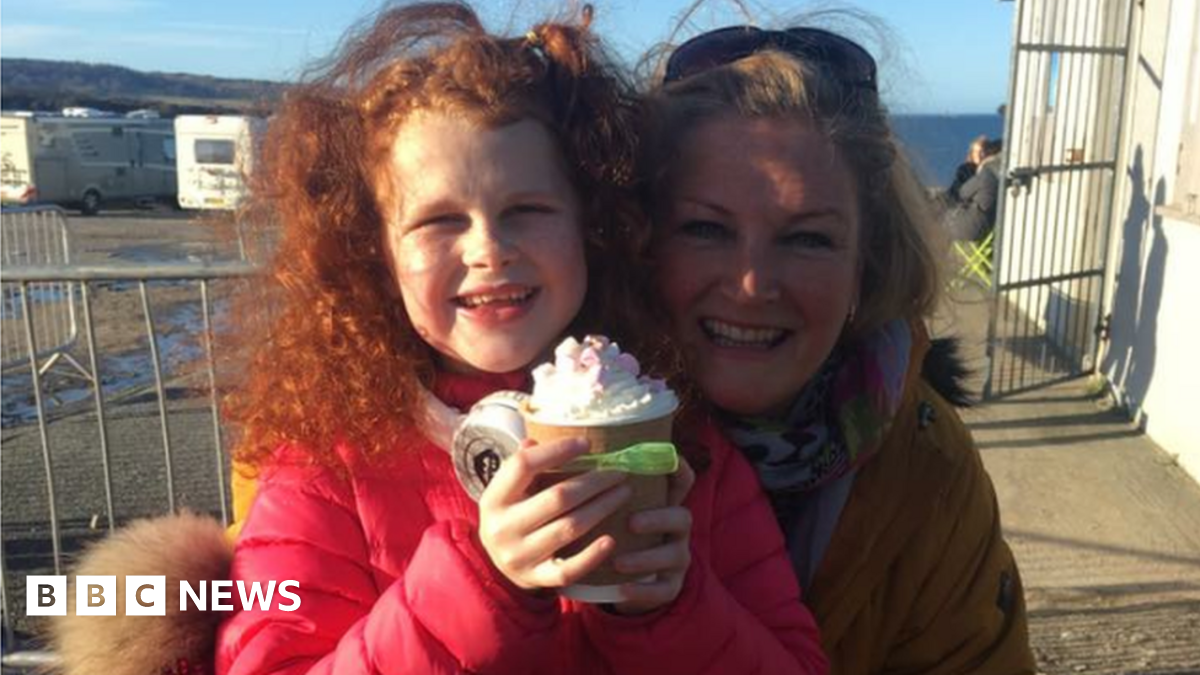 Girl, 12, climbs Snowdon to raise awareness of organ donation - BBC News