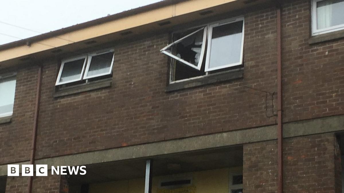 Man and woman in hospital after Newry fire - BBC News