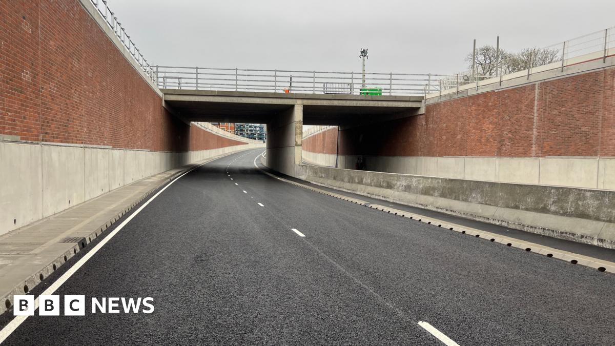Date confirmed for A63 opening in Hull - BBC News
