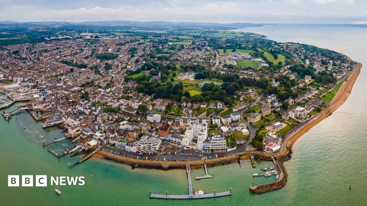 Isle of Wight set to back double council tax plan for second homes ...