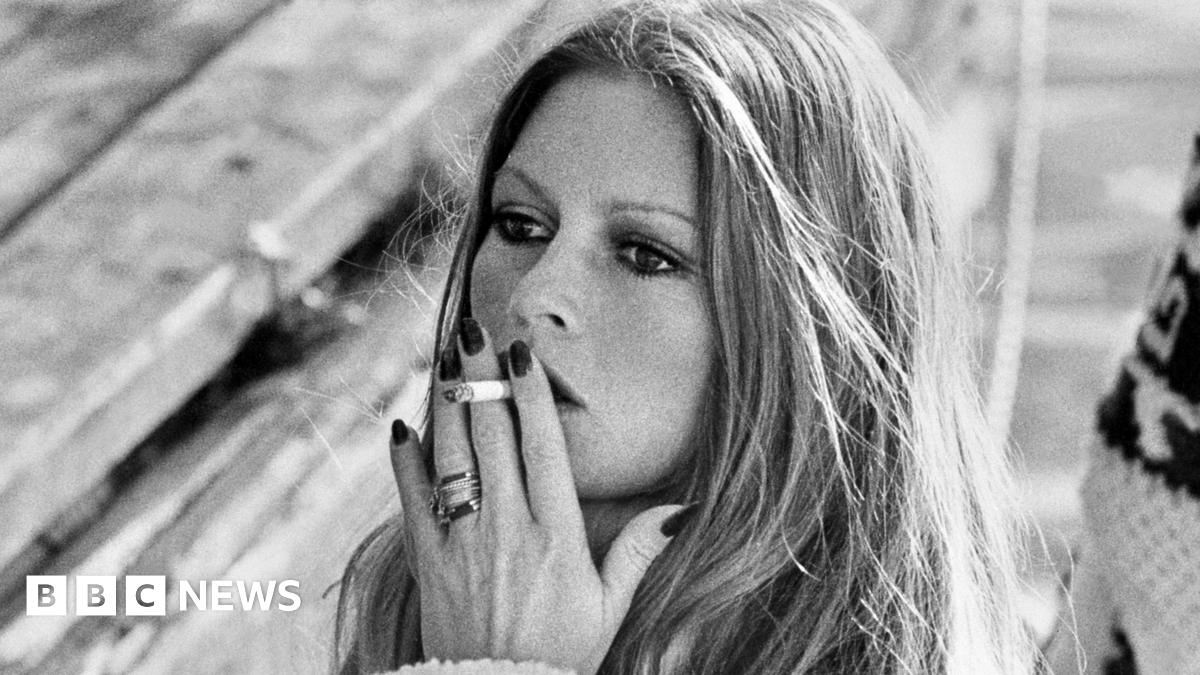 French films show far too much smoking, campaigners say - BBC News
