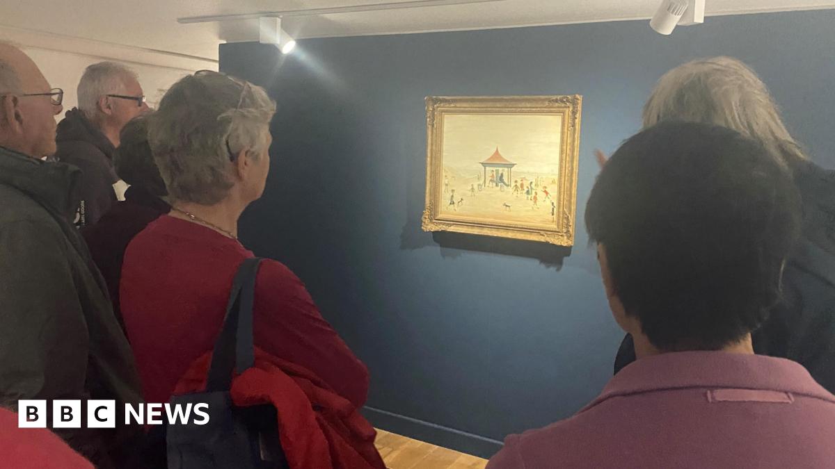 Berwick Lowry exhibition visitor numbers exceed expectations - BBC News