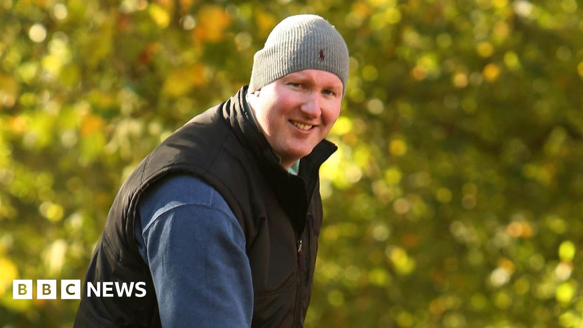 Game of Thrones actor Neil Fingleton dies - BBC News