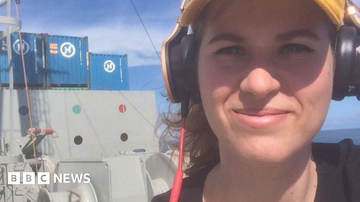 How Hanjin's collapse left a British artist stranded at sea - BBC News