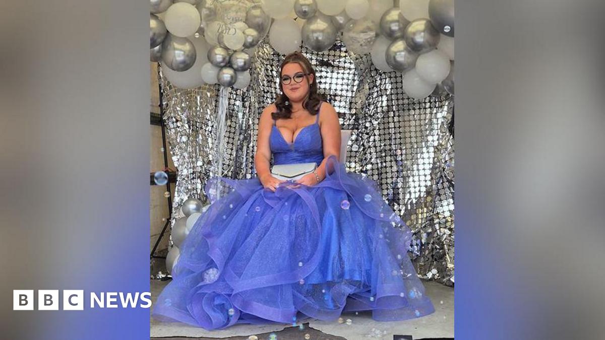 Bolton teenager arrives for her prom night in dad's removal van - BBC News