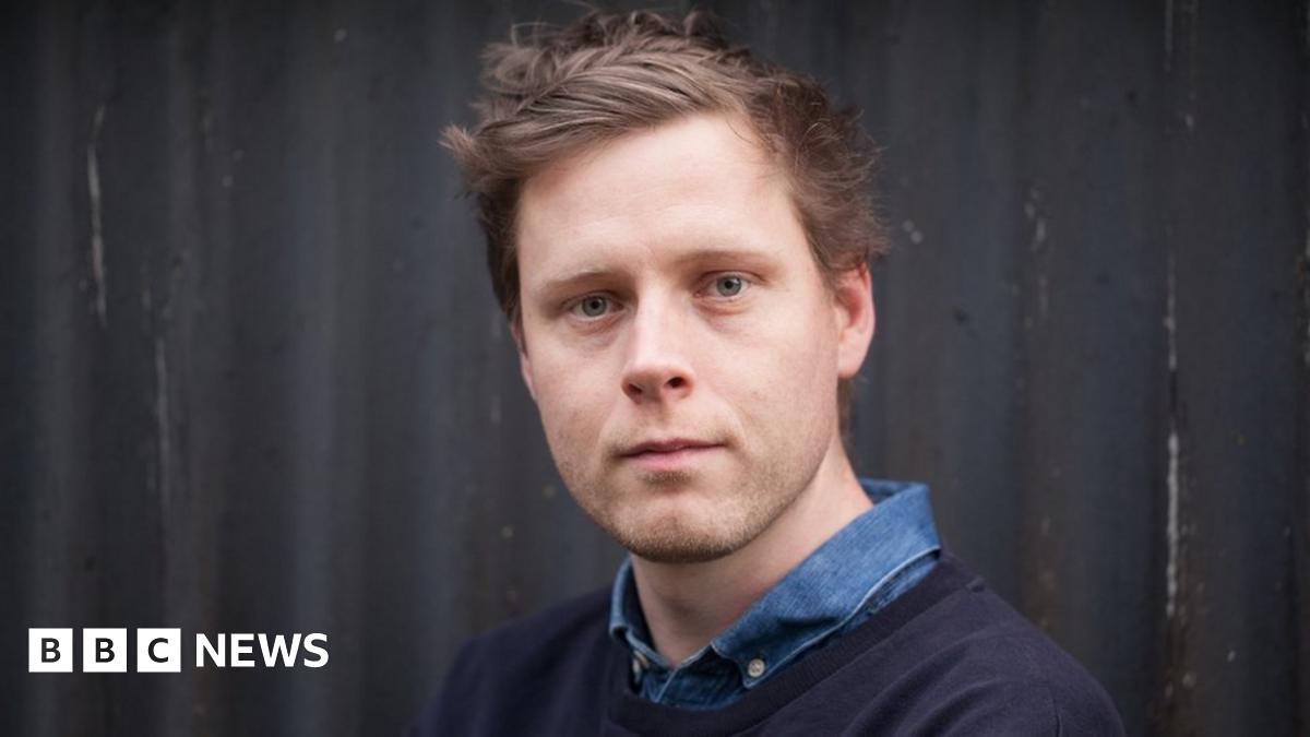 Max Porter named Young Writer of the Year - BBC News