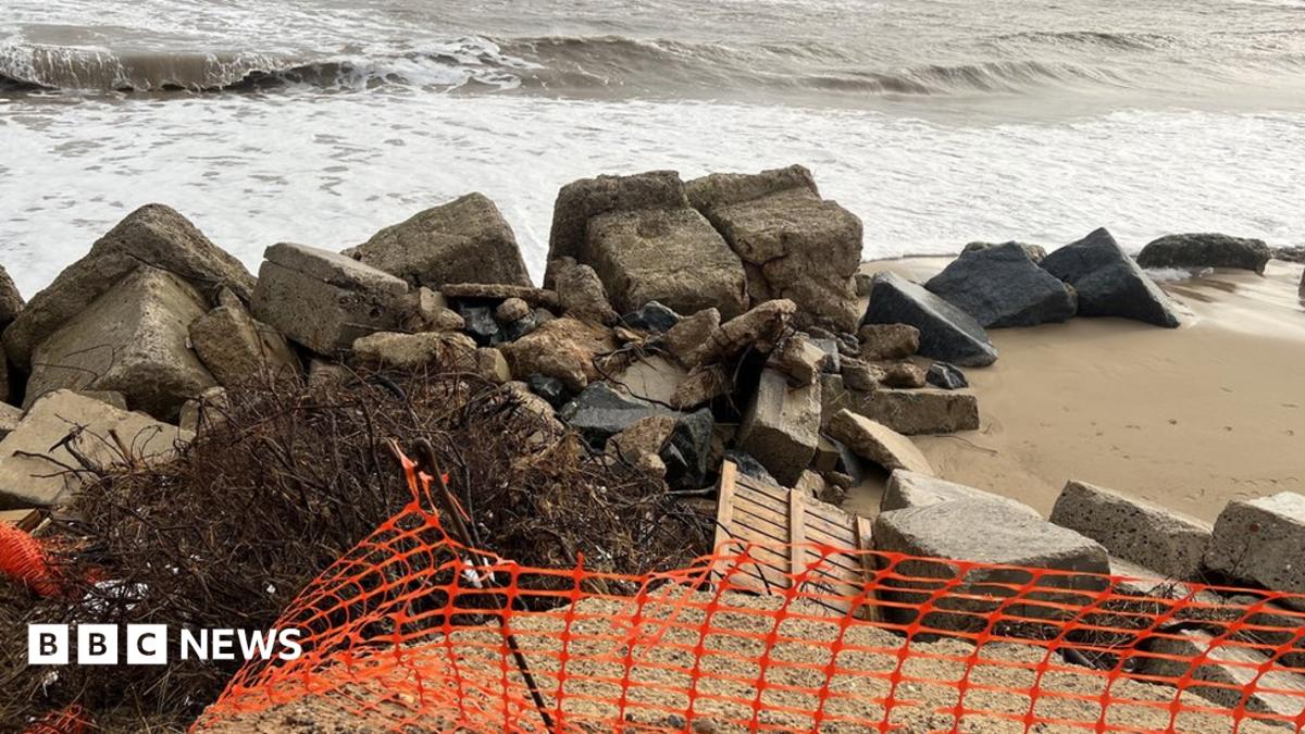 Hemsby residents in 'utter shock' after clifftop road collapses - BBC News