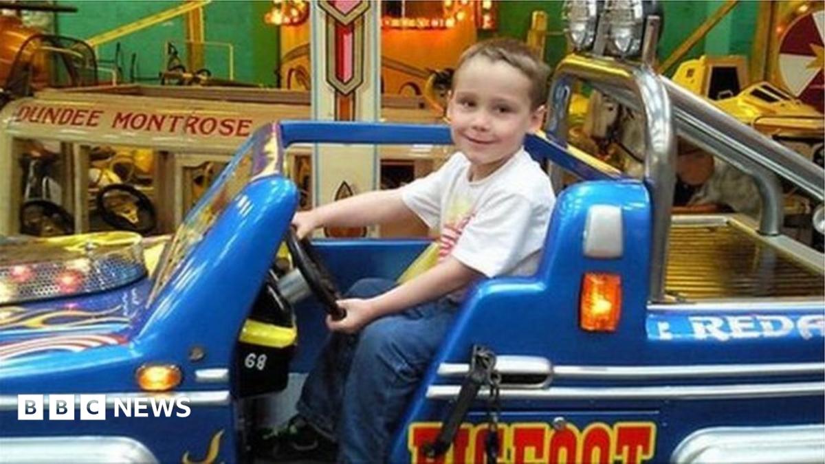 Sheriff withdraws from pool death trial - BBC News