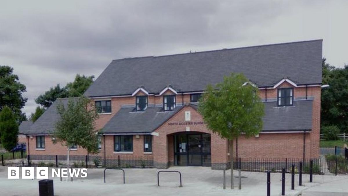 Doctor's surgery to close in Bicester 'due to new GP contract' - BBC News