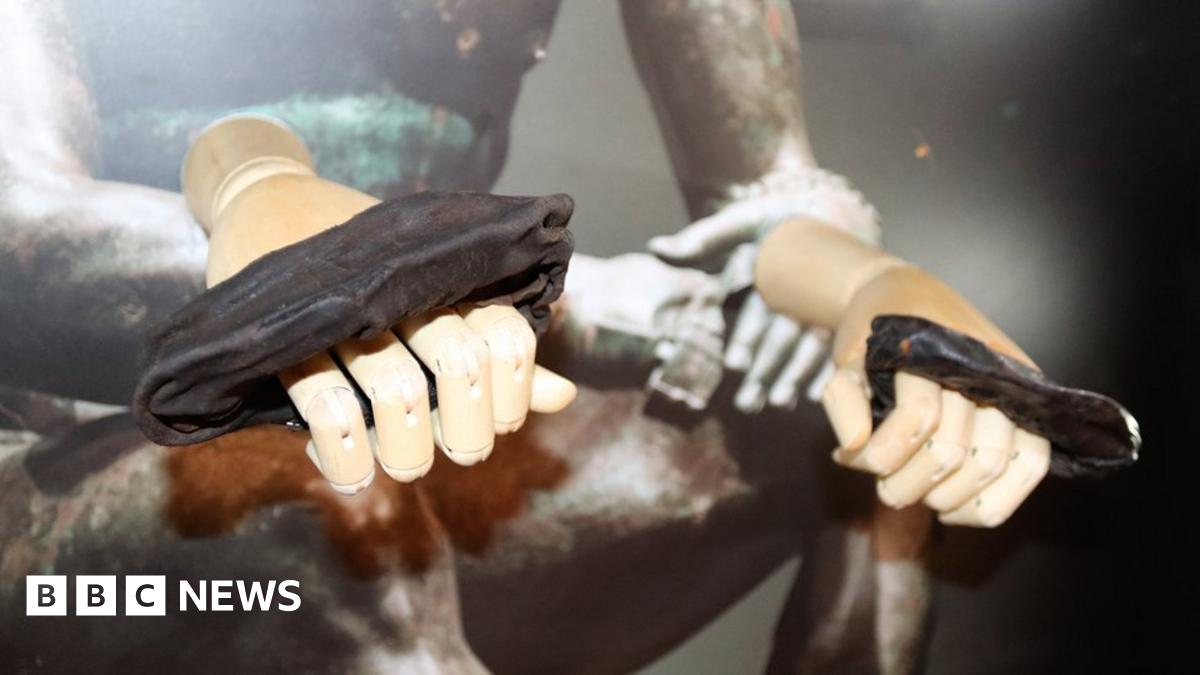 Roman boxing gloves unearthed by Vindolanda dig - BBC News