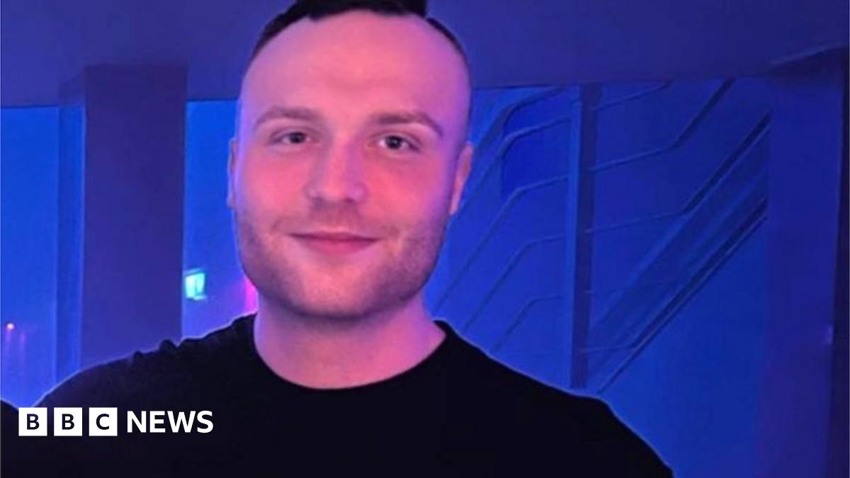 Depression myths: 'Stopping medication made me twice as bad' - BBC News