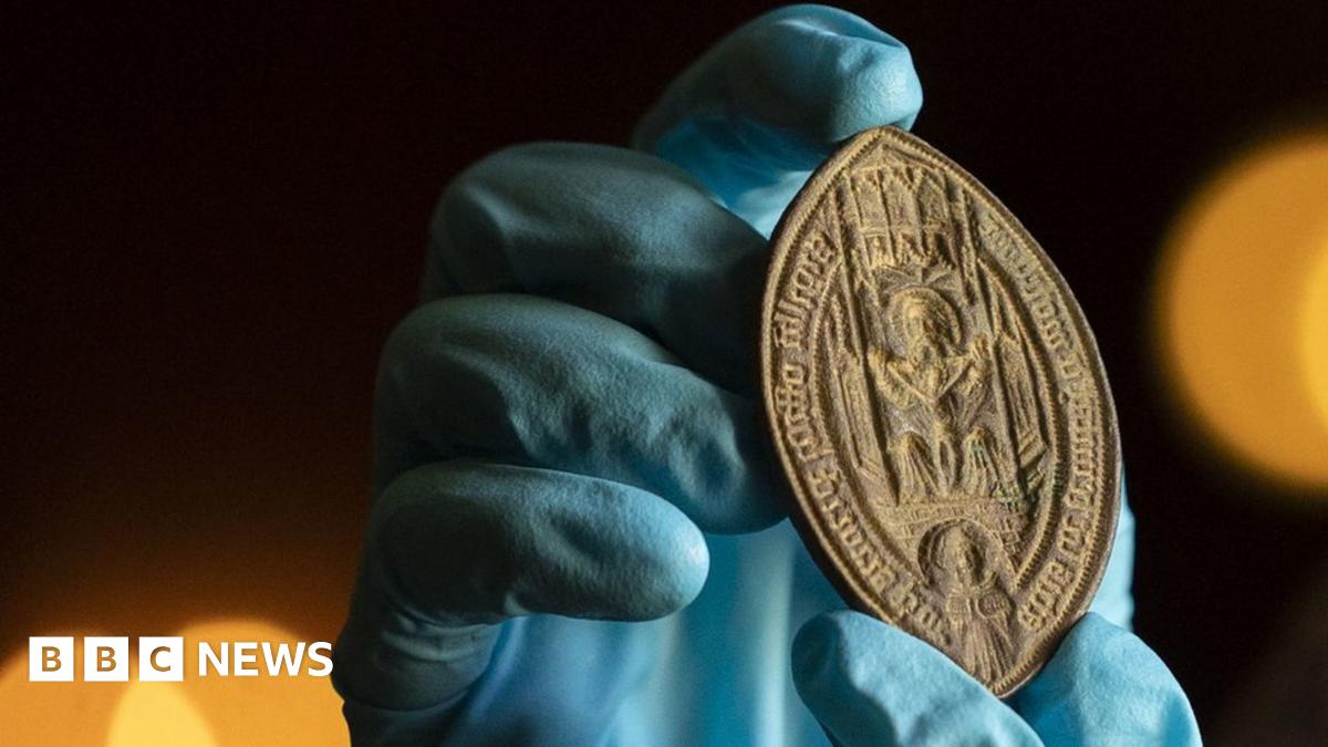 Mottisfont: Stamp used for medieval pardons to go on display - BBC News