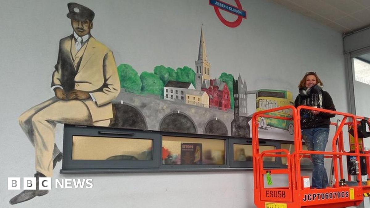 Bedford murals celebrate bus driver Joseph Clough and airships - BBC News