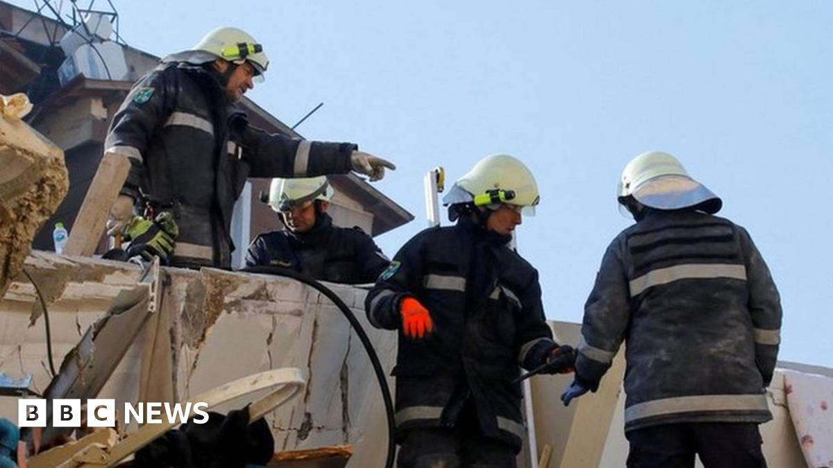 Turkey-Syria earthquake death toll passes 28,000 as rescue hopes dwindle - BBC News