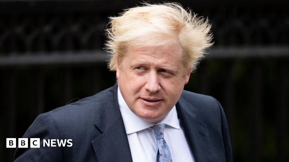 Boris Johnson 'won't apologise' for burka comments - BBC News
