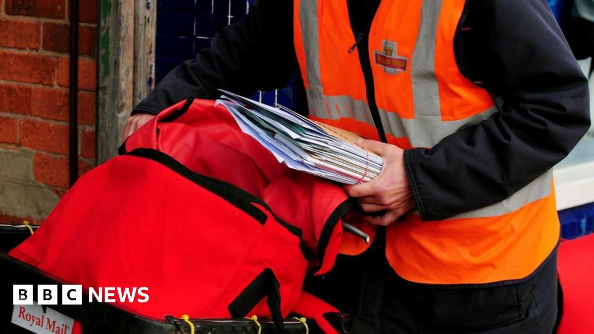 Isle of Man airmail ends as postal plane is scrapped - BBC News
