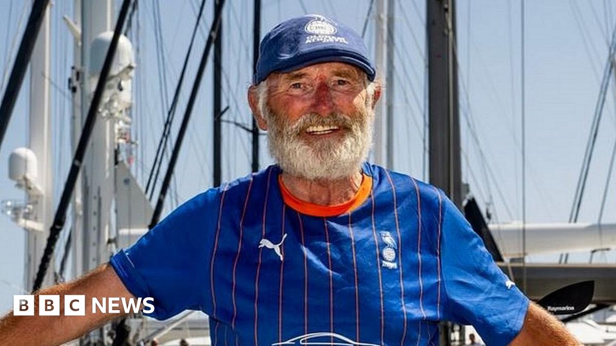 Frank Rothwell: Oldest solo Atlantic rower gets award from PM - BBC News