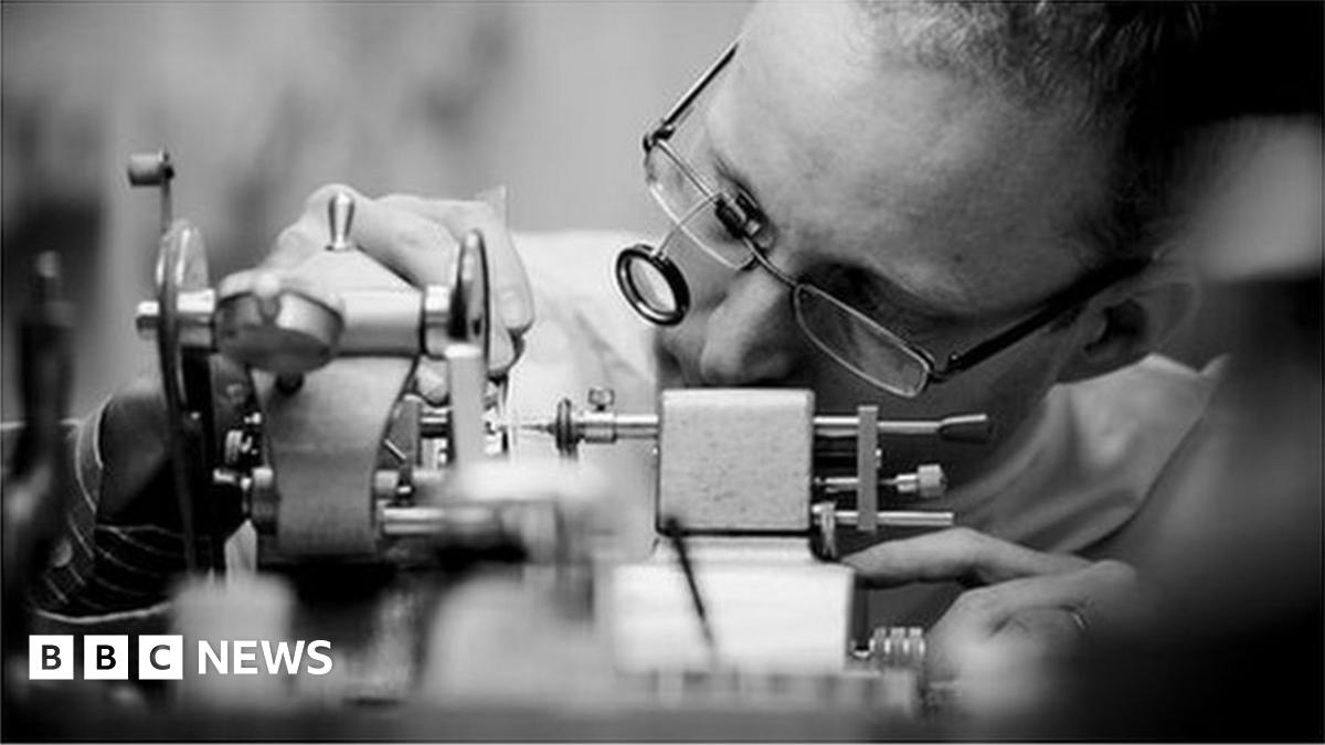 Roger W Smith: Watchmaker 'honoured' to receive OBE - BBC News