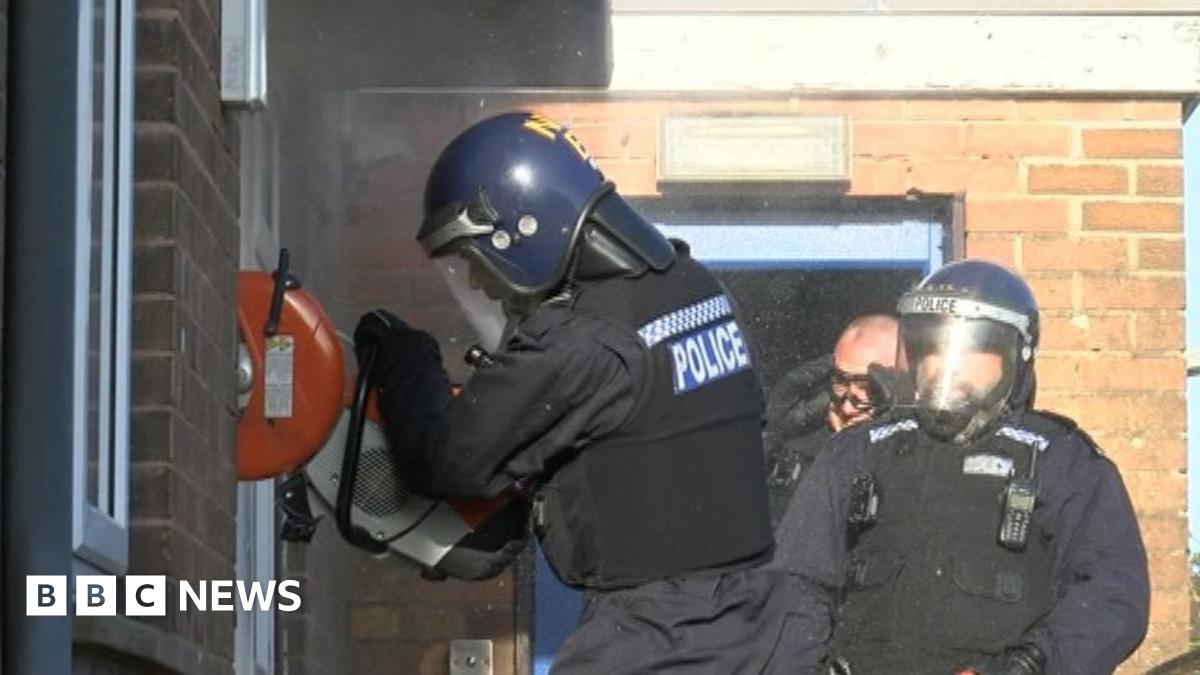 East Midlands police unit 'inadequate' at tackling organised crime ...