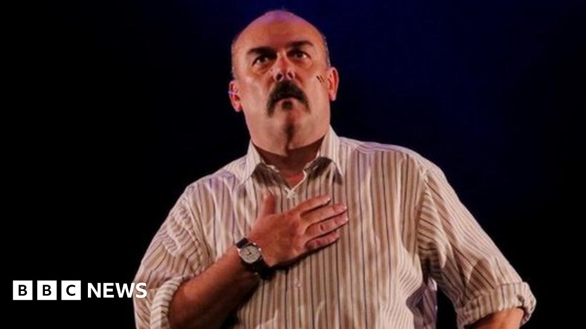 David Ervine: New play marks life of former unionist leader - BBC News